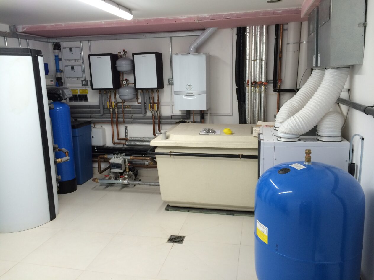 Air Source Heat Pumps | ASHP | Products | Installs | Radical Heating
